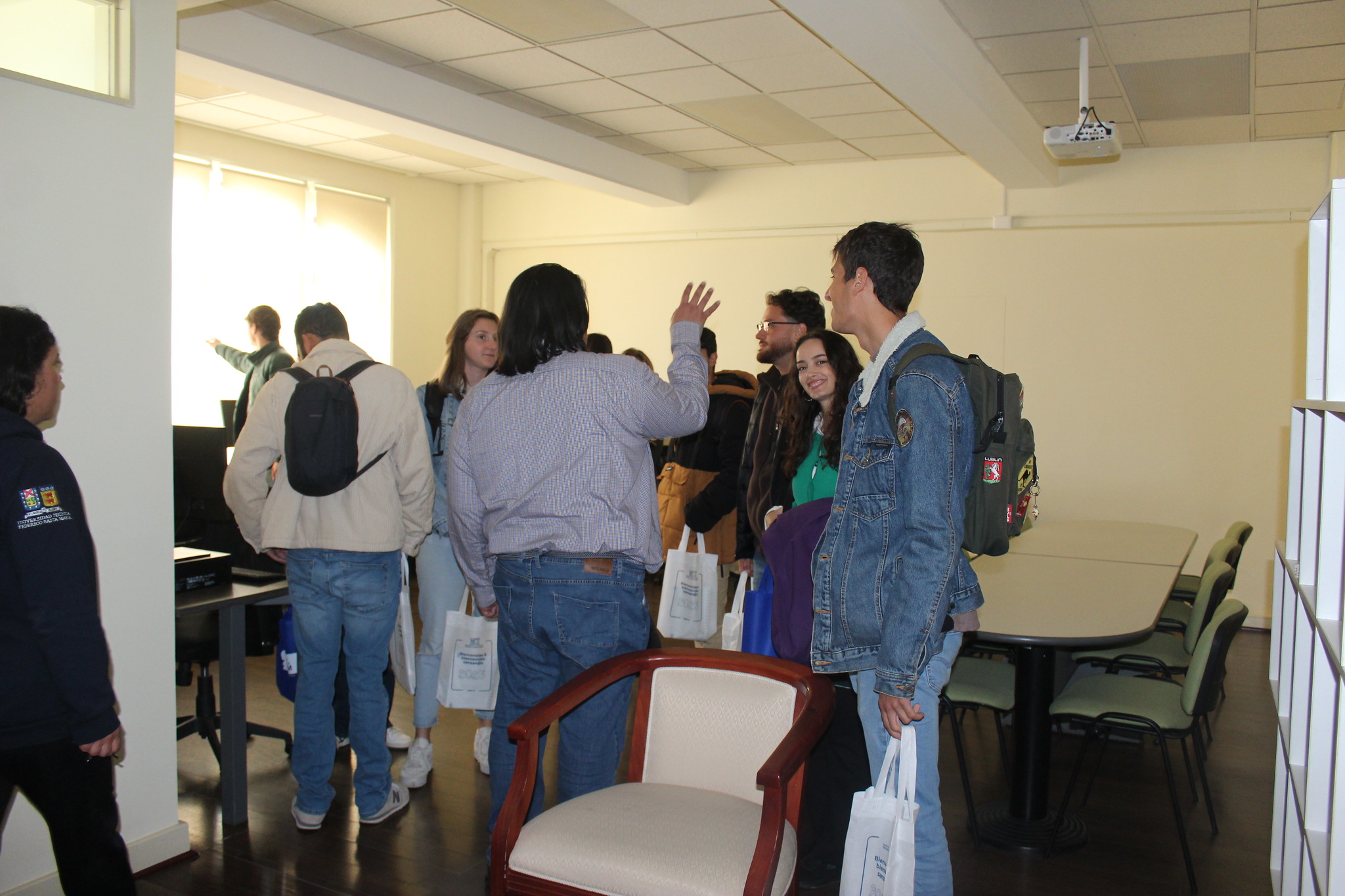 Diez estudiantes internacionales parten sus estudios en la USM por el ...